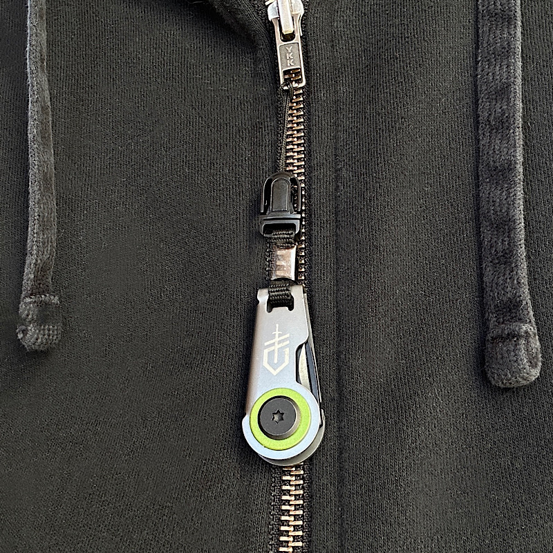 GERBER GDC Zip Blade Knife - Attaches to zipper pull - $15 on amazon ...